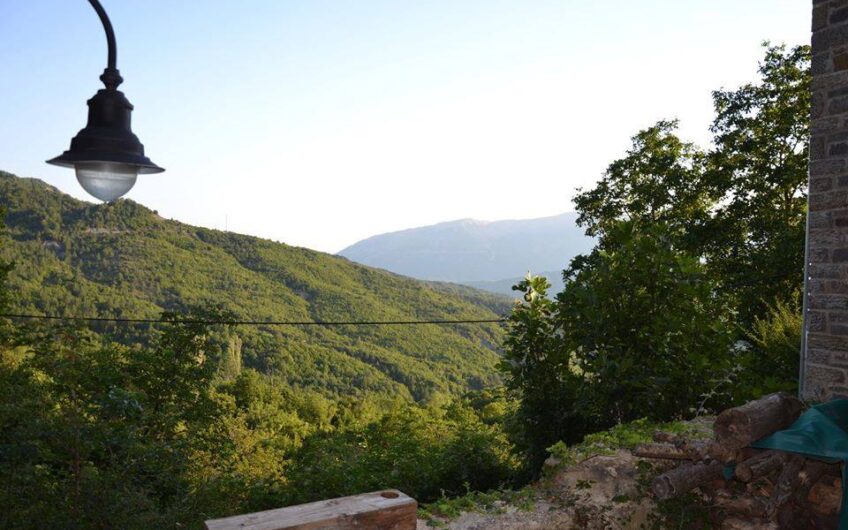 Π Ω Λ Ε Ι Τ Α Ι ΠΕΤΡΙΝΗ ΜΟΝΟΚΑΤΟΙΚΙΑ ΣΤΟ ΤΡΙΣΤΕΝΟ ΖΑΓΟΡΙΟΥ ...